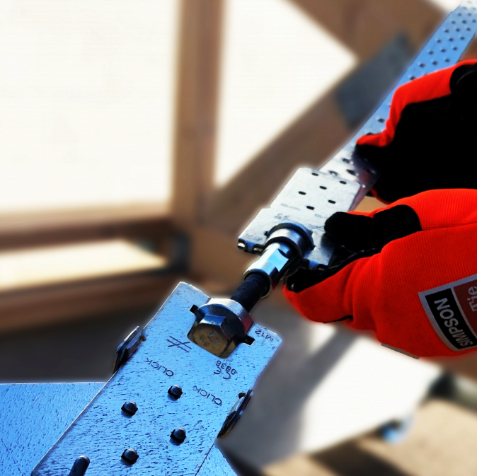 Foco em montagens para estruturas industriais | Simpson Strong-Tie